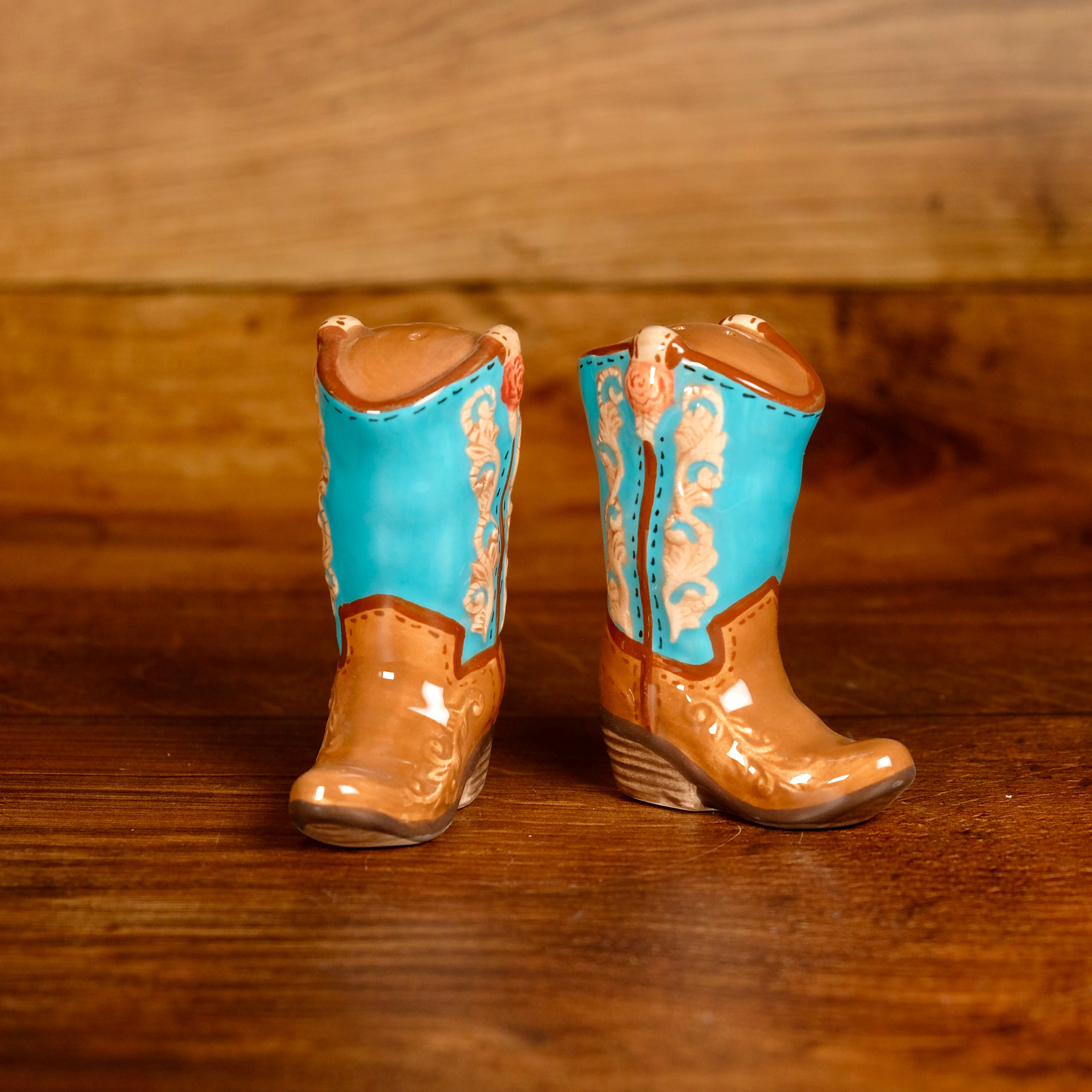 COWBOY BOOT SALT & PEPPER SET | 3“x 3.375”x 4.125“