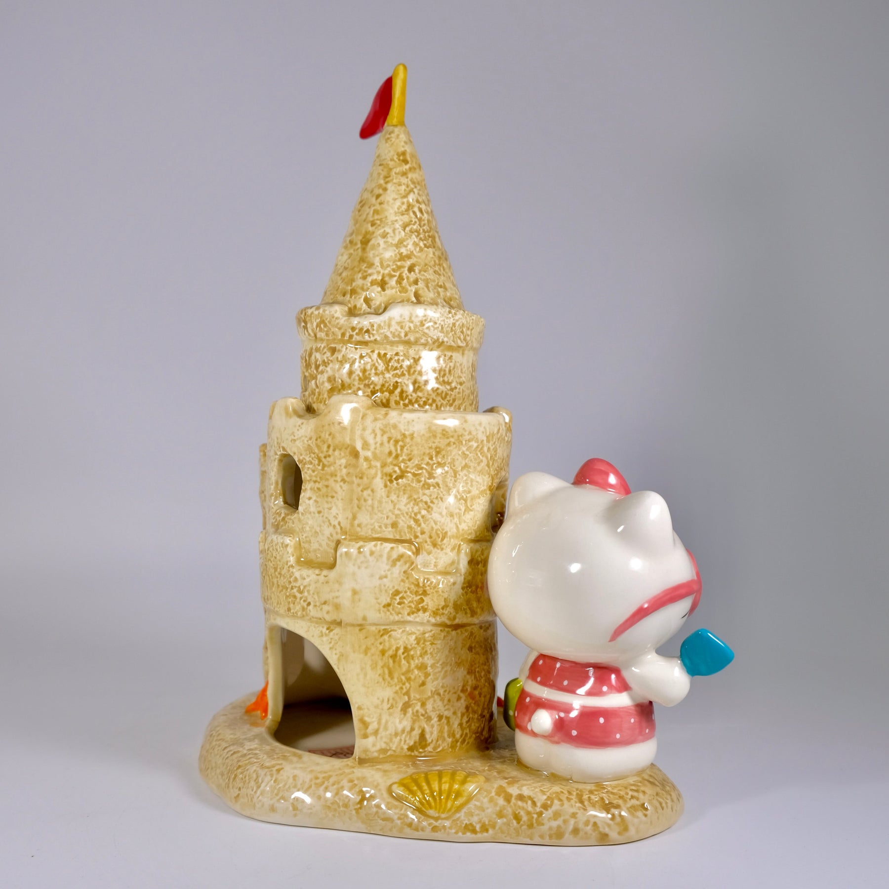 Hello Kitty Sand Castle Candle House – Hand-Packed